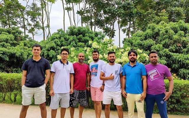 H&M team of Windy Group celebrates day-long outing