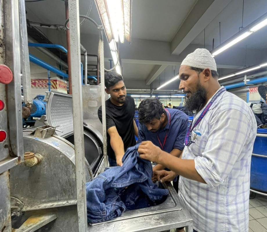 Comparative evaluation of traditional pumice stone washing and enzyme ...